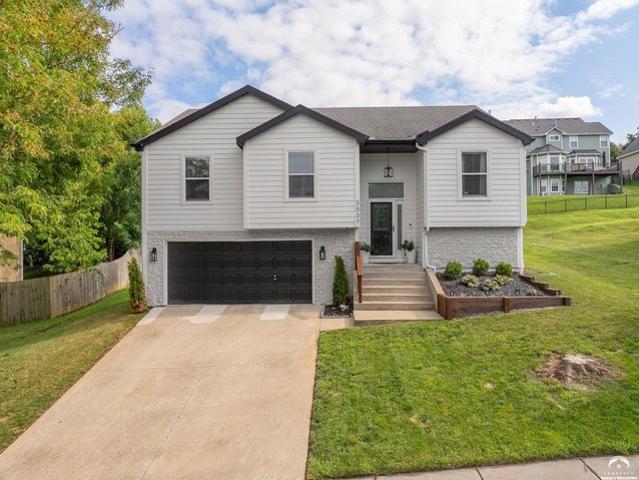 3537 Eagle Pass Ct, Lawrence, KS 66049