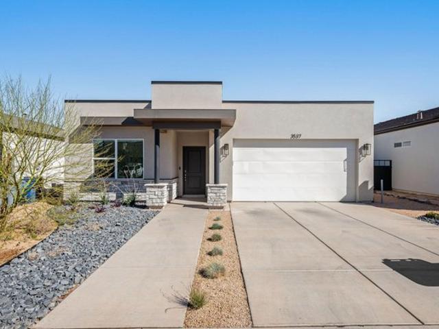 3537 S Padre Bay Dr, Washington, UT 84780