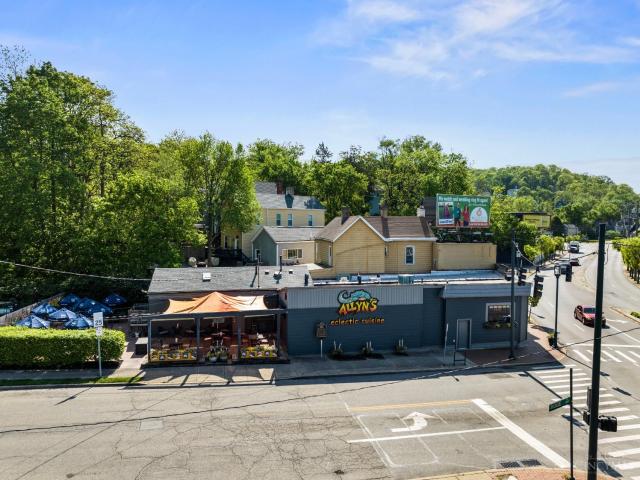 3538 Columbia Parkway