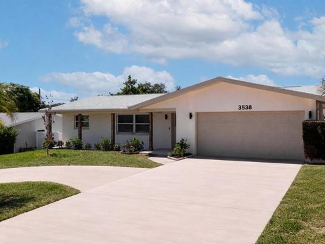 3538 Shady Bluffs Dr, Largo, FL 33770