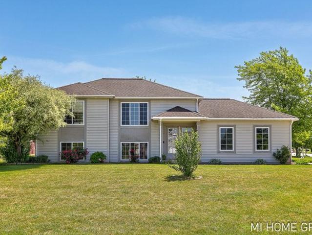 3538 Snip Dr, Holland, MI 49424
