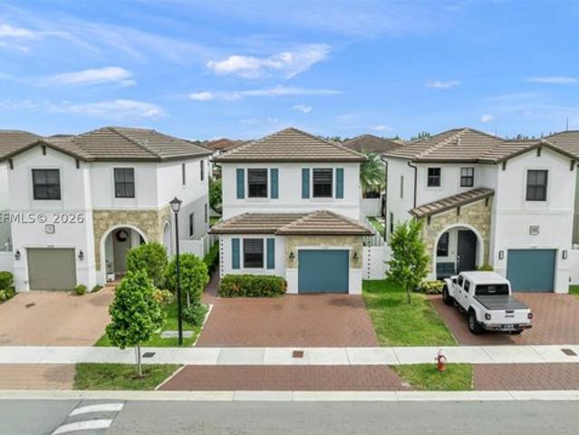 3538 W 108th St, Hialeah, FL 33018