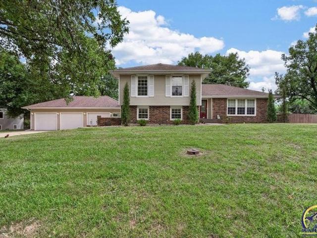 3539 NW 45th Ct, Topeka, KS 66618