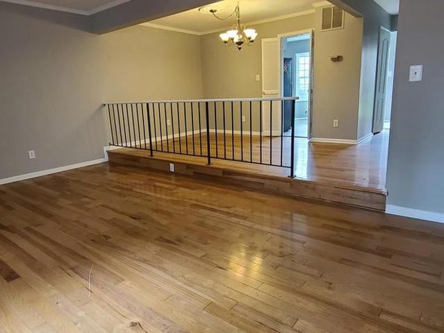 3539 Split Rail Lane