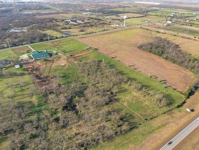 35300 W 95th St, De Soto, KS 66018