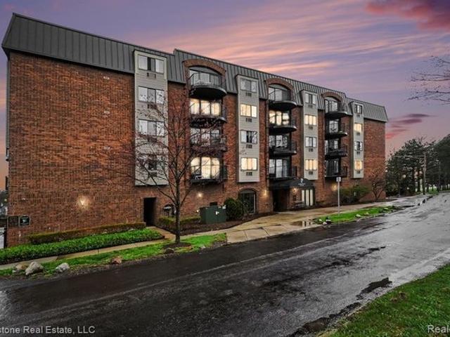 35300 Woodward Ave, Birmingham, MI 48009