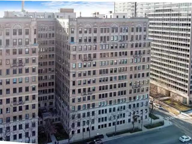 3530 N LAKE SHORE DR APT 12B, CHICAGO, IL 60657 Condo/Townhome.