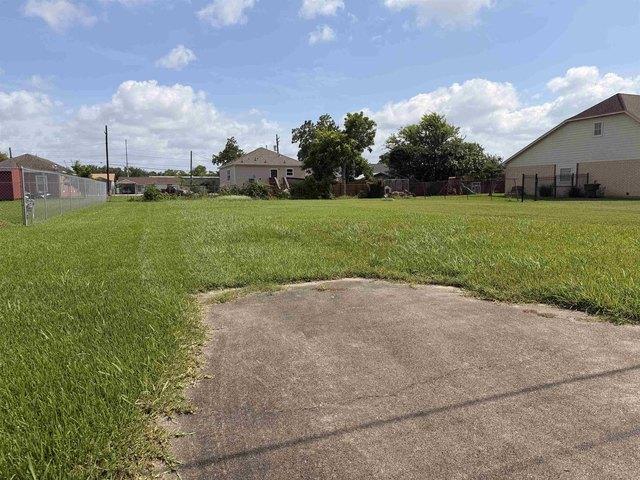 3530 Elinor St, Beaumont, TX 77705