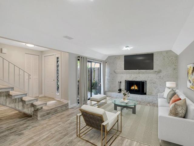 3530 Gardens East Dr Apt B, Palm Beach Gardens, FL 33410