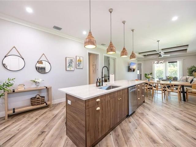 3530 Hibiscus Ave, Naples, FL 34104