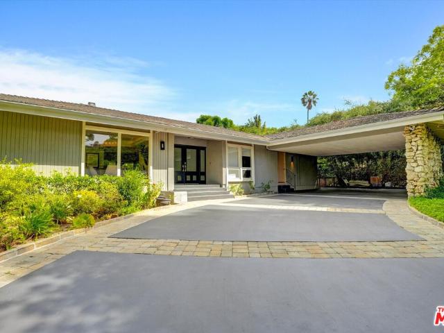 3530 Royal Woods Dr, Sherman Oaks, CA 91403 | MLS #25607 | Compass