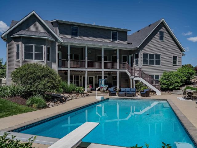 3530 Strand Court