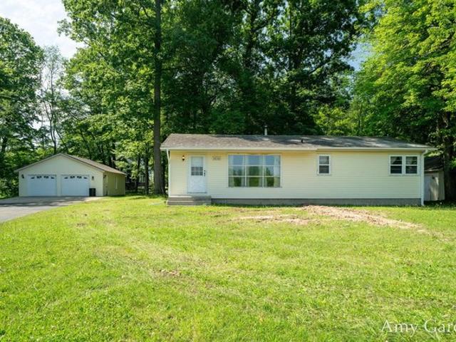 3530 11 Mile Rd NE, Rockford, MI 49341