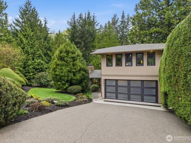 3531 NE 166th St, Lake Forest Park, WA 98155