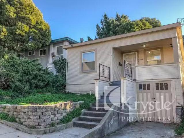 35324829 703 Capitol St