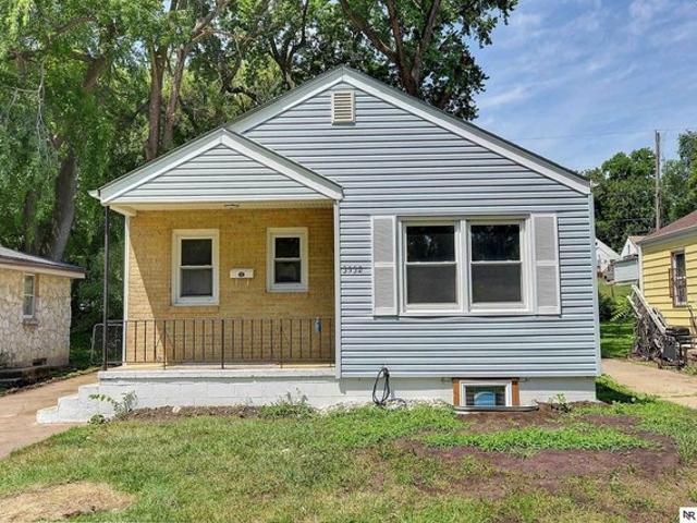 3532 N 39th St, Omaha, NE 68111