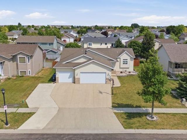 3532 Lincoln St S, Fargo, ND 58104