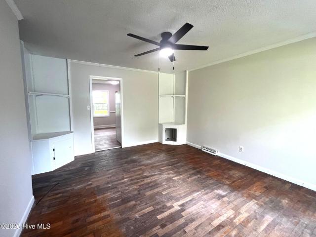 3533 Middle Sound Loop Road