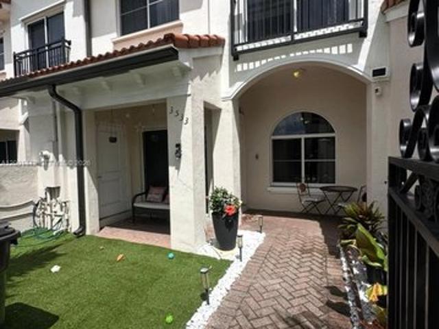 3533 NW 30th Ct, Lauderdale Lakes, FL 33311