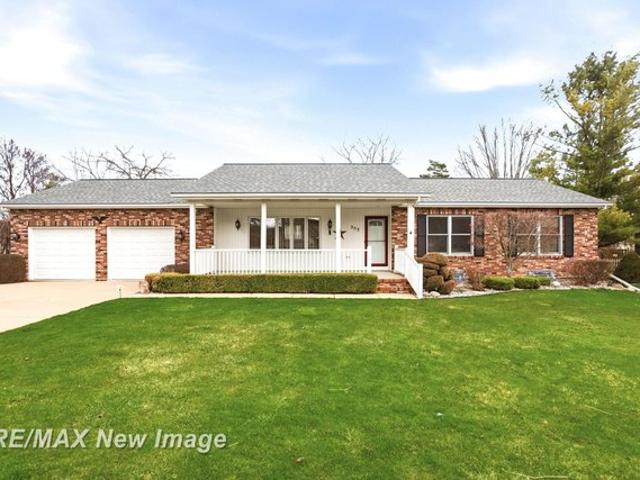 353 Colorado Ridge Dr, Hemlock, MI 48626