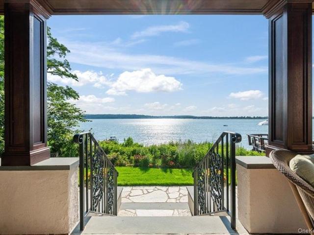 353 Centre Island Rd, Oyster Bay, NY 11771