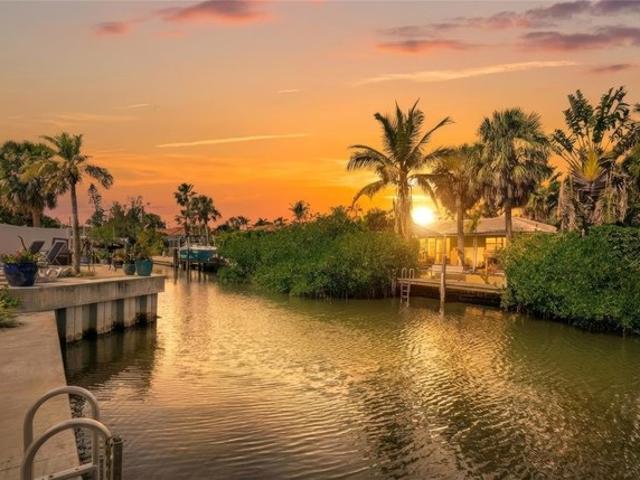 353 Avenida Leona, Sarasota, FL 34242