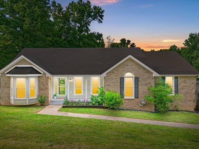 353 Deepwood Trl, Clarksville, TN 37042
