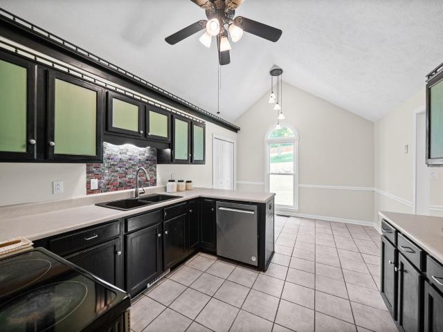 353 Deepwood Trl