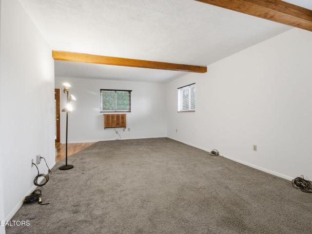 353 E Wolf Valley Rd