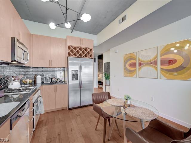 353 E Bonneville Avenue 569