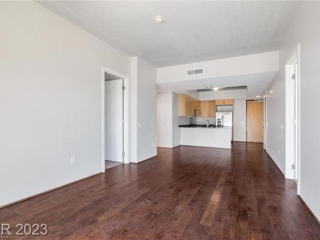 353 E Bonneville Avenue 375
