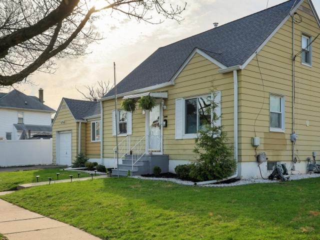 353 E Grant Ave, Roselle Park, NJ 07204 | MLS #4019 | Compass