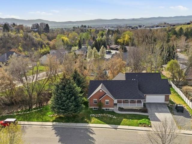 353 E Robin St, Smithfield, UT 84335