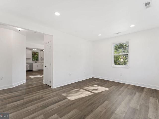 353 Florence Boulevard