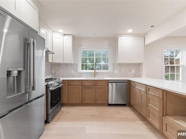 353 Oakdene Avenue