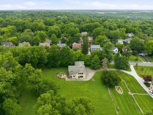 353 Oliver Rd, Wyoming, OH 45215
