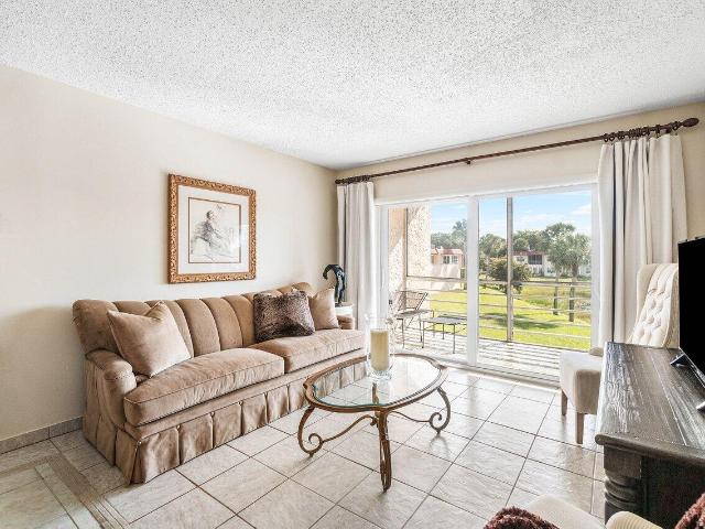 353 Lake Frances Dr, West Palm Beach, FL 33411 | MLS #R11152