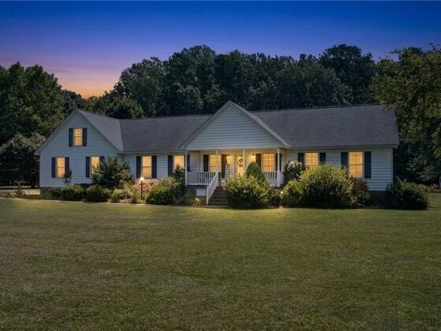 353 N End Est, North, VA 23128