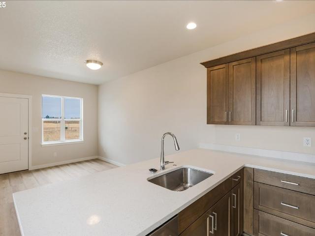 353 SE Kitzmiller DR