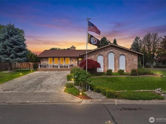 353 SE Highland Park Dr, College Place, WA 99324