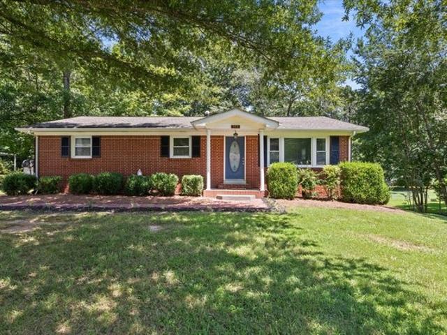 353 Powers Blvd, Waverly, TN 37185