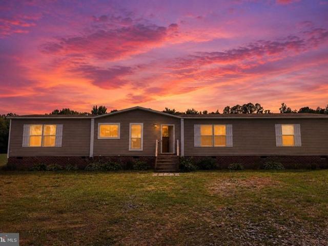 353 Plunk Town Rd, Montross, VA 22520