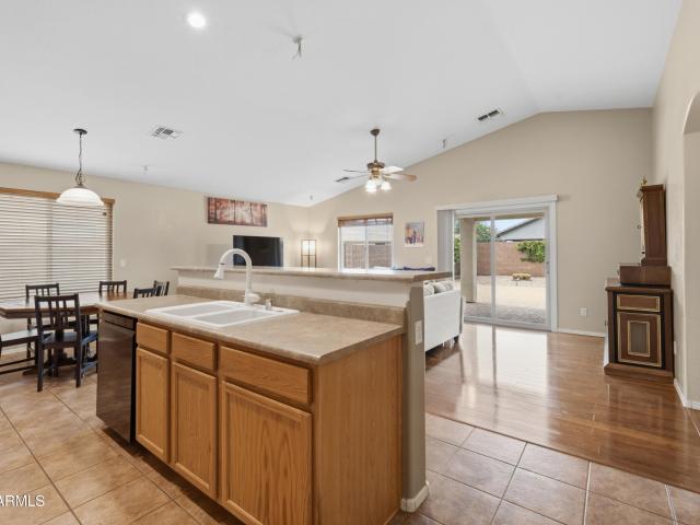 353 w welsh black circle