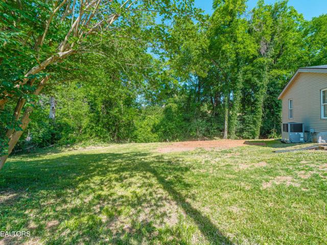 353 W Goddard Ave