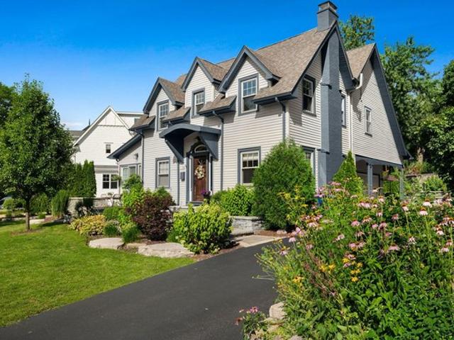353 Western Ave, Clarendon Hills, IL 60514