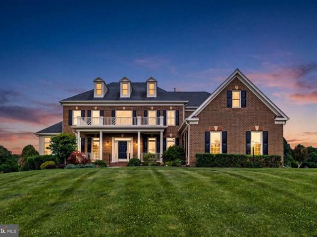 35443 Glencoe Ct, Round Hill, VA 20141