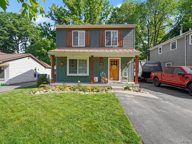 3544 Fort Dr, Waterford Township, MI 48328