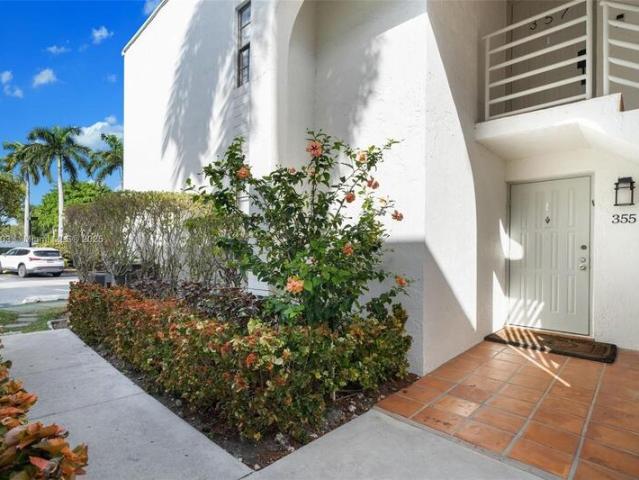 3545 Magellan Cir, 355 5, Aventura, FL 33180