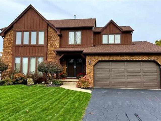 3545 Heatherwood Dr, Hamburg, NY 14075