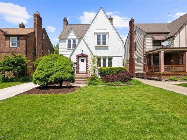 3545 Raymont Blvd, University Heights, OH 44118